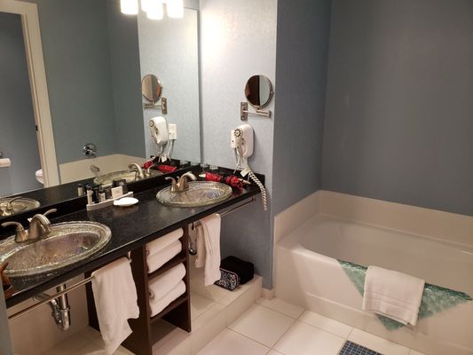 HOTEL BLUE - Updated July 2024 - 56 Photos & 37 Reviews - 110 Anglers ...