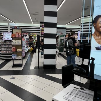 SEPHORA - Updated December 2025 - 33 Photos & 49 Reviews - 4500 N ...