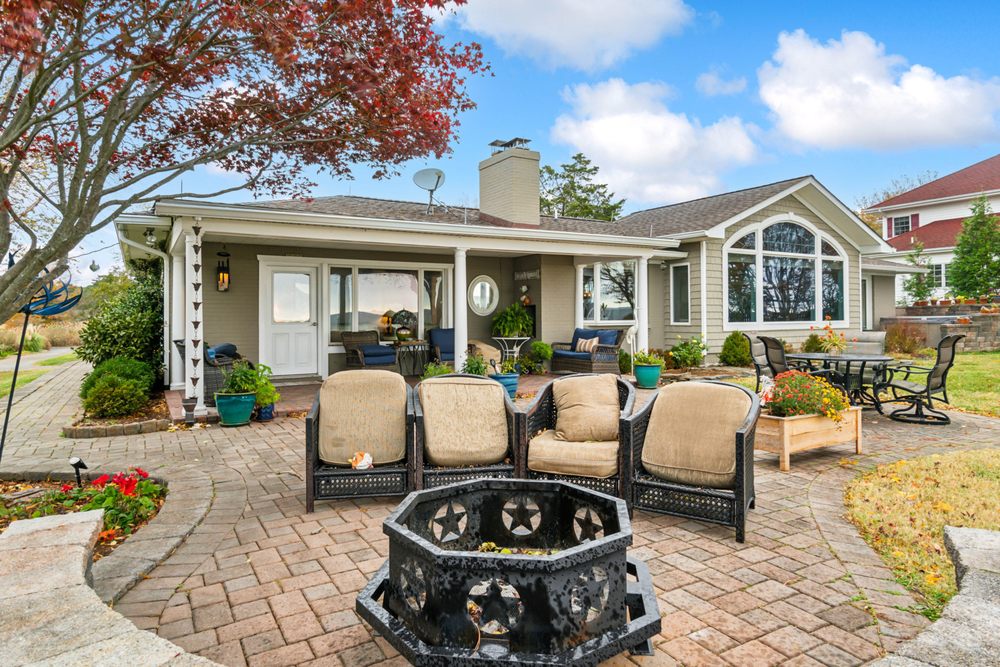 MARY CHAMBERS - JPAR REAL ESTATE PROFESSIONALS - Updated March 2025 ...