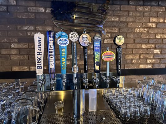 BEERS PIZZA & SPORTS PUB - Updated October 2025 - 47 Photos & 16 ...