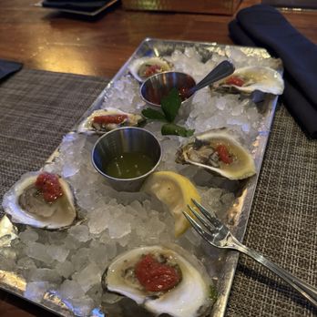 FIN POINT OYSTER BAR & GRILL - Updated November 2024 - 747 Photos & 570 ...