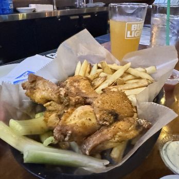 UNION PUB - Updated October 2025 - 208 Photos & 428 Reviews - 201 ...