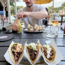 TACO Y VINO - Updated October 2025 - 461 Photos & 341 Reviews - 213 W ...