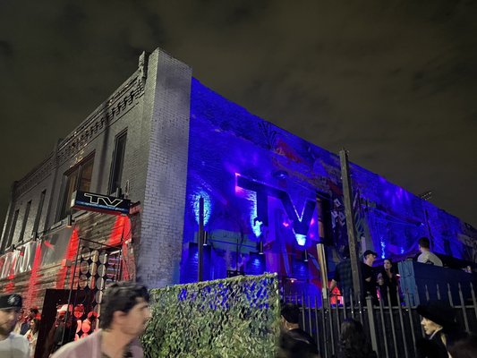 TV LOUNGE - Updated September 2025 - 20 Photos & 44 Reviews - 2548 ...