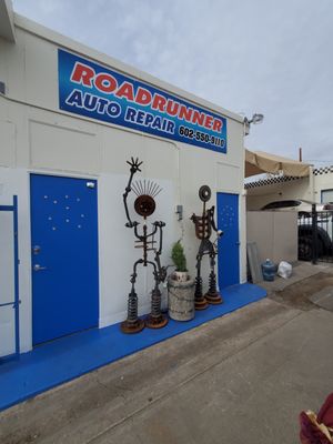 ROADRUNNER AUTO REPAIR - Updated June 2025 - 32 Photos - 902 W Hatcher ...