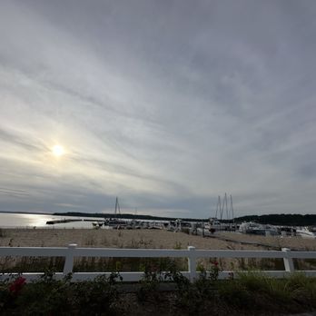BOATHOUSE RESTAURANT - Updated March 2025 - 388 Photos & 294 Reviews ...