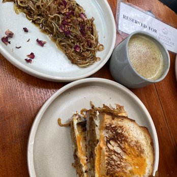 DUTCH SMUGGLER - Updated September 2025 - 14 Photos - 200 George St ...