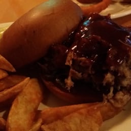 THE TOM X PUB - Updated October 2025 - 120 Photos & 173 Reviews - 100 ...