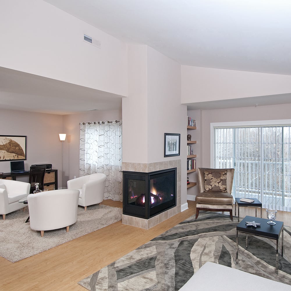 THE WOODS APARTMENTS - 400 Brunswick Dr, Brunswick, New York ...