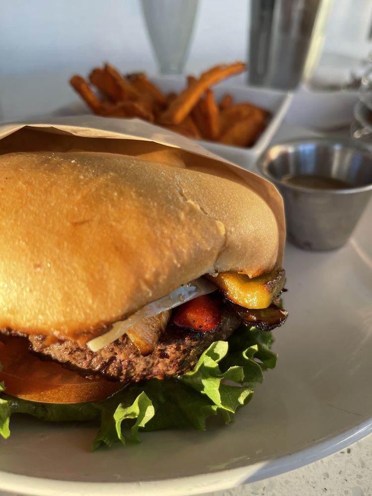 ELLI’S GREAT AMERICAN RESTAURANT - 377 Photos & 577 Reviews - 1250 S ...