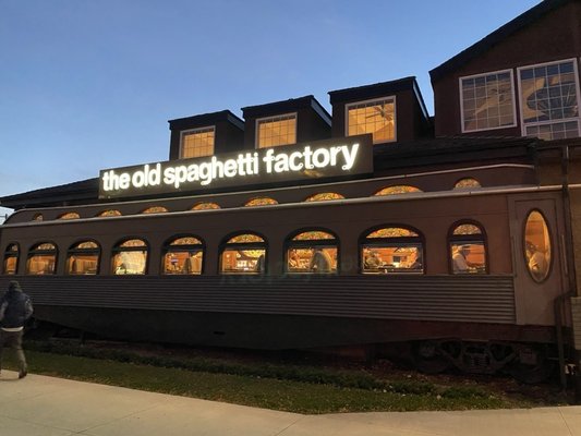 THE OLD SPAGHETTI FACTORY - Updated January 2025 - 221 Idylwyld Drive N ...