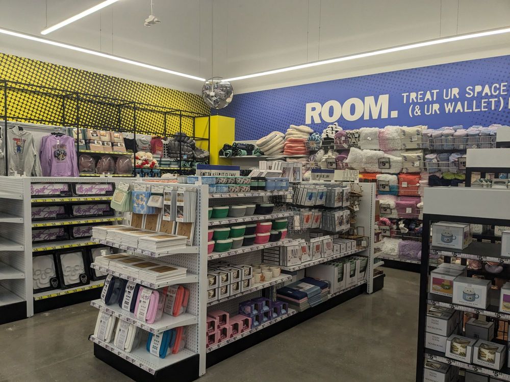 FIVE BELOW - Updated August 2025 - 15 Photos - 3021 S I-35 Frontage Rd ...