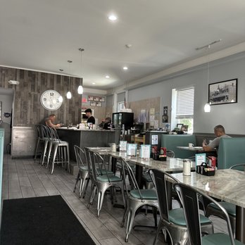 KOFFEE KORNER - Updated August 2025 - 54 Photos & 55 Reviews - 201 N ...