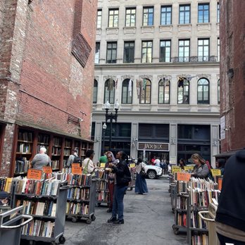 BRATTLE BOOK SHOP - Updated August 2025 - 254 Photos & 186 Reviews - 9 ...