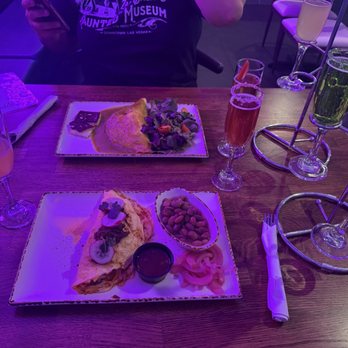 MADRES BRUNCH - Updated December 2024 - 686 Photos & 178 Reviews - 1805 ...