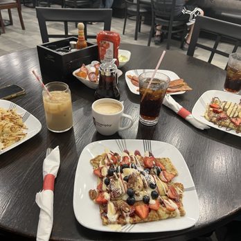 BERRYLICIOUS BREAKFAST CLUB - Updated July 2025 - 123 Photos & 107 ...