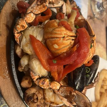 ADRIAN FISH MARKET & RESTAURANT - Updated August 2025 - 421 Photos ...