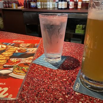 RED ROBIN GOURMET BURGERS AND BREWS - Updated January 2026 - 234 Photos ...