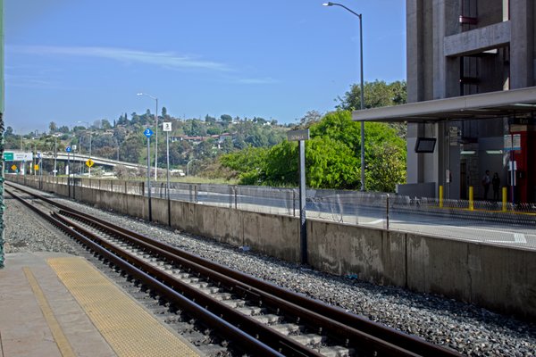 CAL STATE LA METROLINK STATION - Updated April 2024 - 24 Photos - 5150 ...