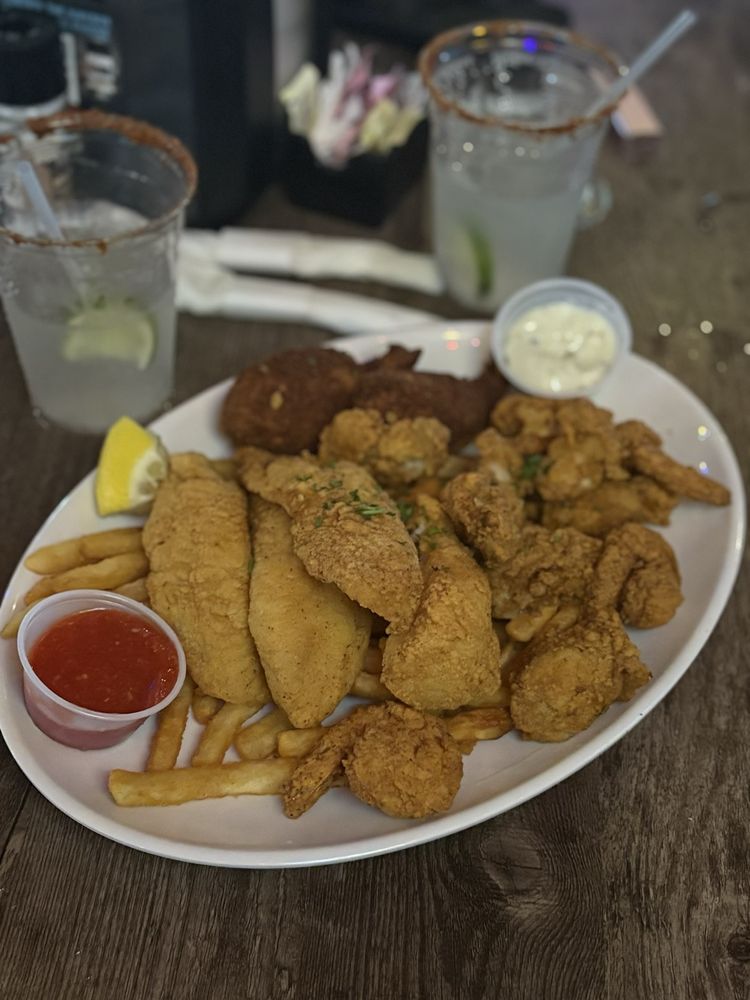 NAUTI BEAVER HUT - Updated January 2026 - 61 Photos & 95 Reviews - 1701 ...