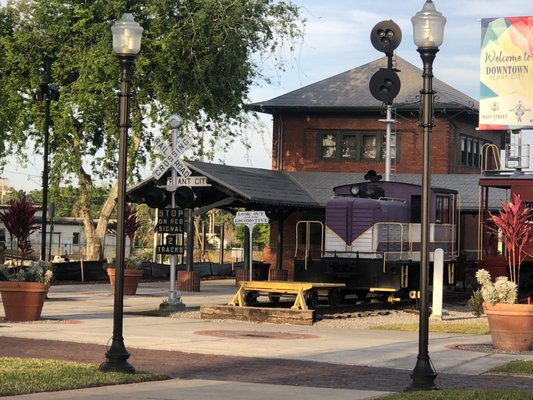 MCCALL PARK - Updated July 2025 - 26 Photos - 302 W Reynolds St, Plant ...