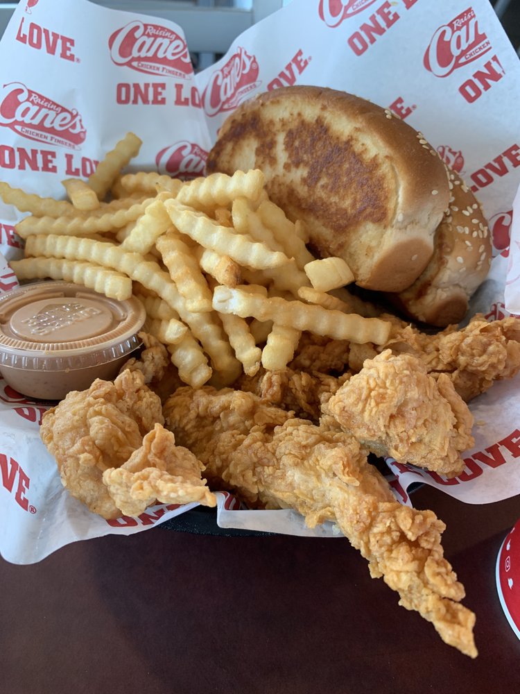 RAISING CANE’S CHICKEN FINGERS - 14 Photos & 42 Reviews - 3701 Kell ...