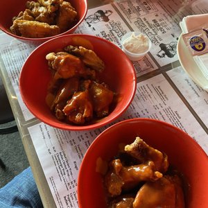 ROADHOUSE WINGS & GRILLE - 49 Photos & 103 Reviews - Chicken Wings ...