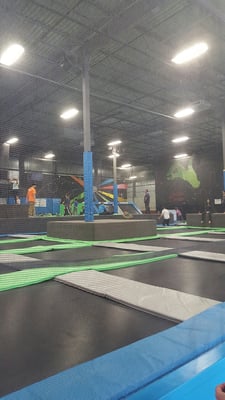 ISAUTE - Updated June 2025 - 15 Photos - 2045 Boulevard Dagenais O ...