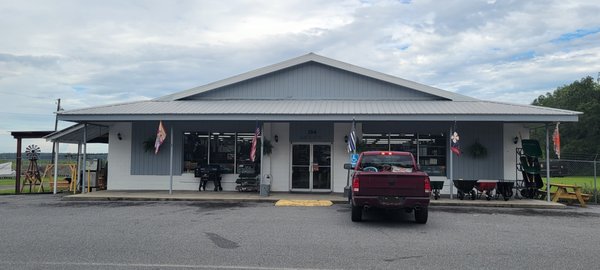 OLD TOWN HARDWARE & SUPPLY - Updated August 2025 - 164 SE Hwy 349, Old ...