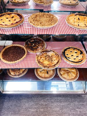 THE LITTLE PIE SHOP & CAFE - Updated December 2024 - 23 Photos & 42 ...