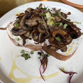 BUTLER - Updated October 2024 - 385 Photos & 219 Reviews - 40 Water St ...