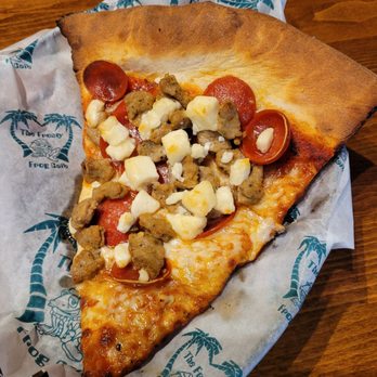 FROSTY FROG CAFE - Updated July 2024 - 411 Photos & 599 Reviews - 1 N ...