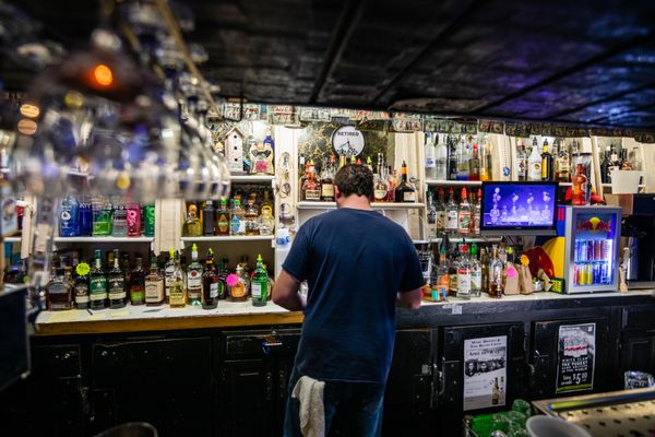 TIME OUT LOUNGE - 27 Photos & 13 Reviews - Dive Bars - 4600 Old Seward ...