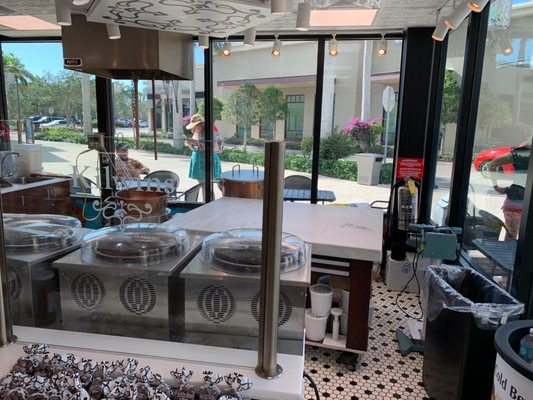 KILWINS ICE CREAM - CHOCOLATE - FUDGE - Updated December 2024 - 34 ...