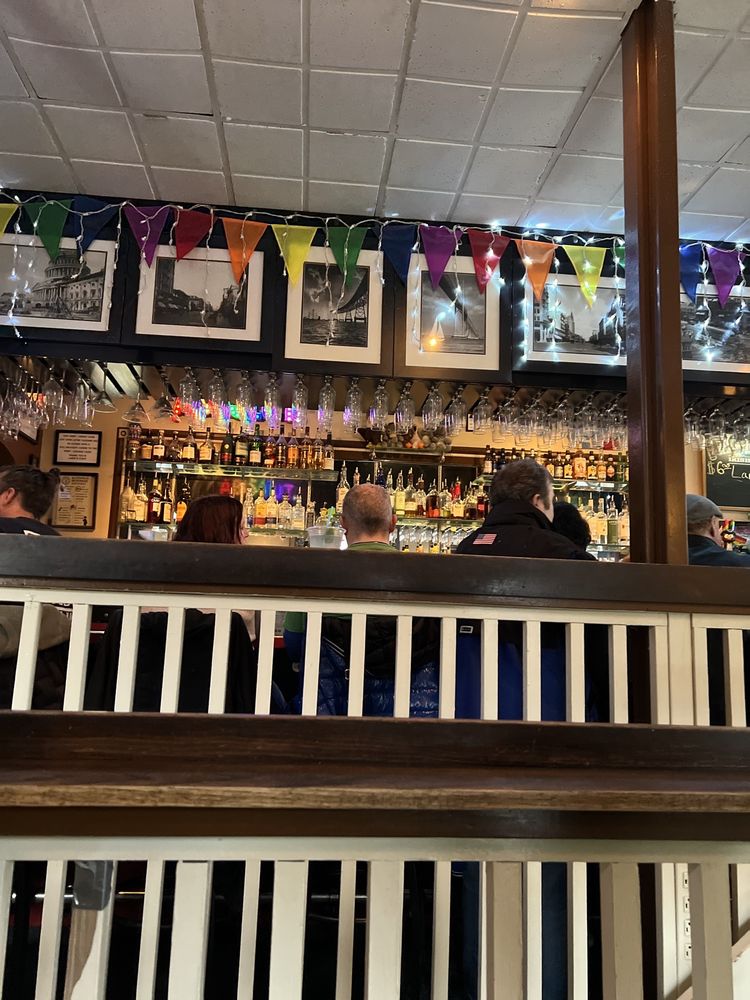 LARRY’S LOUNGE - Updated January 2025 - 33 Photos & 98 Reviews - 1840 ...