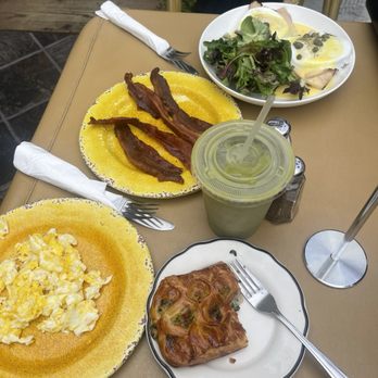 YELLOW VASE - Updated December 2024 - 591 Photos & 602 Reviews - 1805 S ...