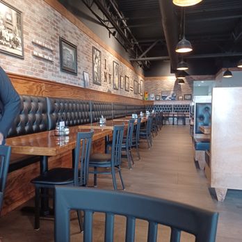 BROZINNI PIZZERIA - 340 Photos & 441 Reviews - 8810 S Emerson Ave ...