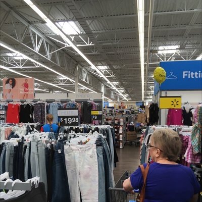 WALMART SUPERCENTER - 14 Photos & 34 Reviews - 300 N Beeline Hwy ...