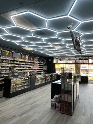 PLUTO SMOKE SHOP - Updated October 2024 - 18 Photos - 1112 W 6th St ...