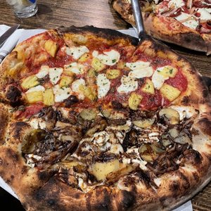 THE HALL’S PIZZA KITCHEN - 678 Photos & 515 Reviews - Restaurants near ...
