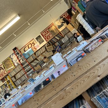 BARGAIN CDS RECORDS & TAPES - Updated December 2025 - 25 Photos & 94 ...