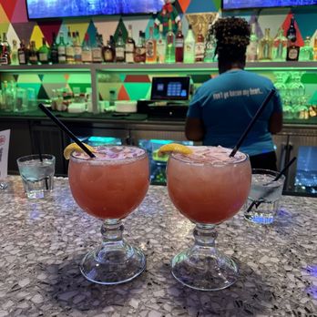 ROSCOE’S BAR & BURGERS - Updated May 2024 - 296 Photos & 111 Reviews ...