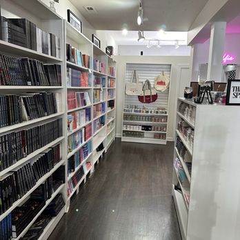 THE LAST CHAPTER BOOKSHOP - Updated November 2025 - 77 Photos - 16 ...