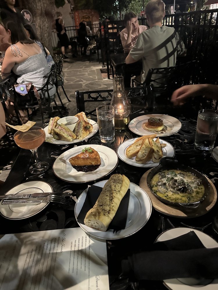 BOWEN HOUSE - Updated June 2024 - 408 Photos & 405 Reviews - 2614 Boll ...