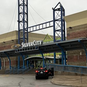 CINEPLEX CINEMAS HAMILTON MOUNTAIN - Updated October 2025 - 43 Photos ...