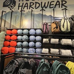 COLUMBIA SPORTSWEAR COMPANY EMPLOYEE STORE - Updated October 2025 - 114 ...