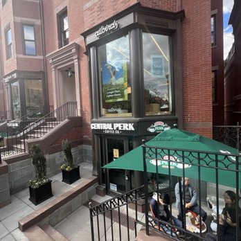 CENTRAL PERK CAFE - Updated July 2024 - 125 Photos & 38 Reviews - 205 ...