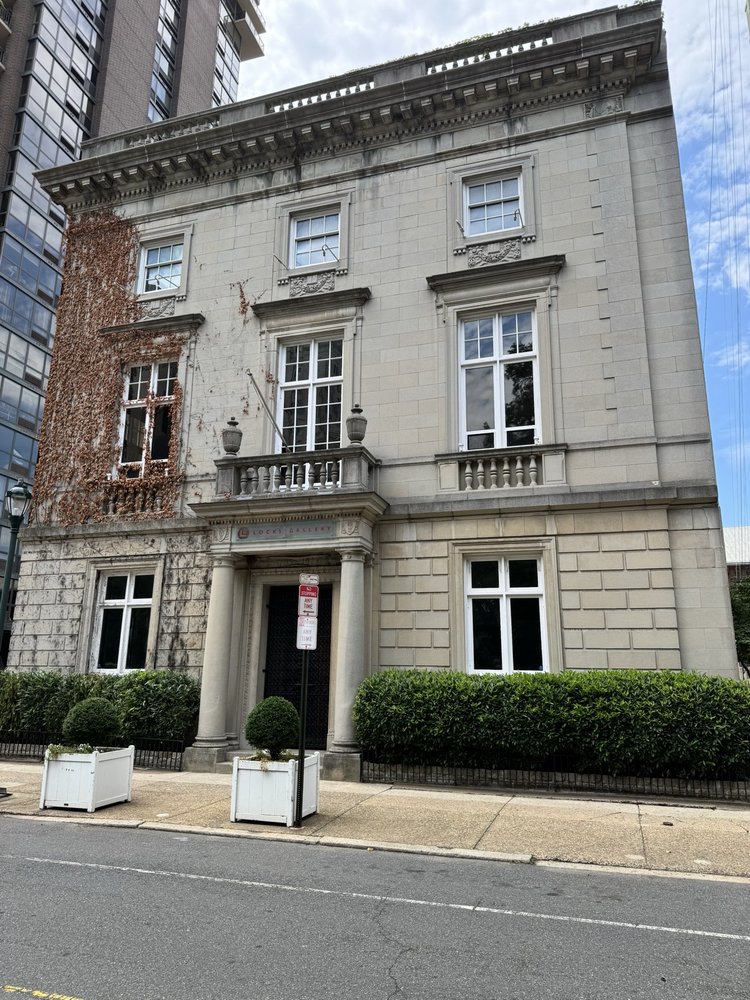 LOCKS GALLERY - Updated December 2025 - 600 S Washington Sq ...