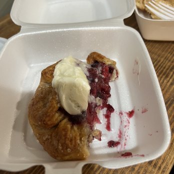 THE SWEET SHOPPE - 130 Photos & 115 Reviews - 721 East Main St, Blue ...