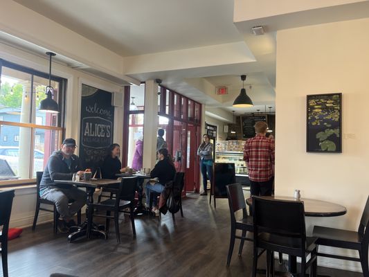 ALICE’S VILLAGE CAFE - Updated June 2024 - 95 Photos & 45 Reviews ...